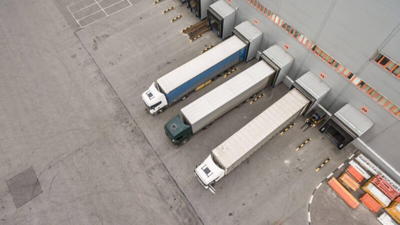 What is the Difference Between Transloading and Cross Docking? | Logos Logistics